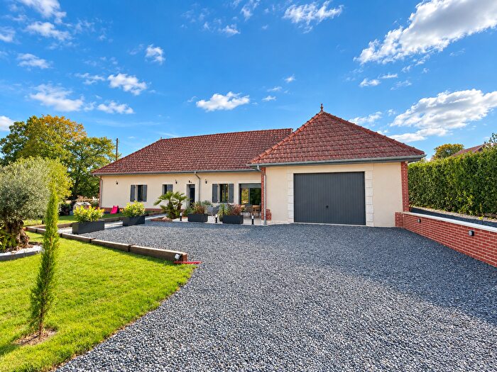 Maison 7 pièces à Montgueux, à vendre