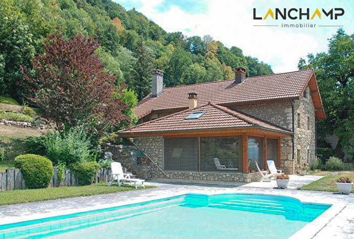 Maison à vendre - Serrières-en-Chautagne - 10 pièces - 5 chambres