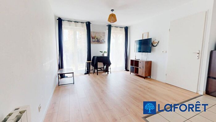 Appartement à louer - Le Plateau Pyramide, Athis-Mons - 2 pièces - 1 chambre