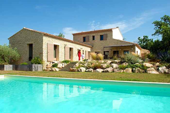 Maison à vendre - Saint-Restitut - 5 pièces - 4 chambres