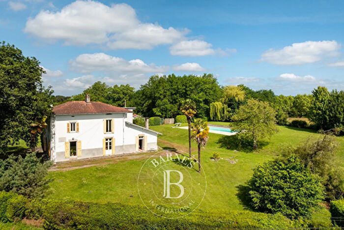 Maison à vendre - Sainte-Marie-de-Gosse - 8 pièces - 7 chambres