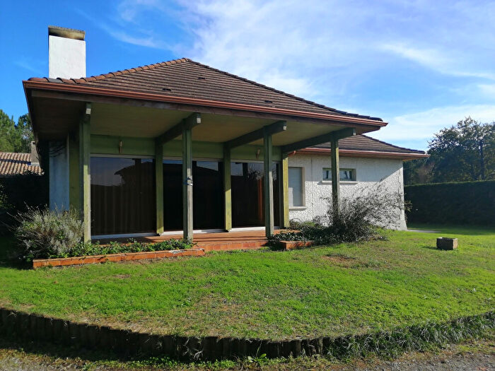 Maison à vendre - Salles - 7 pièces - 3 chambres