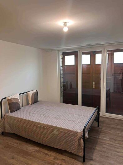 Appartement à louer - Grenouillère-Marnois-Rive de Marne, Noisy-le-Grand - 1 pièce