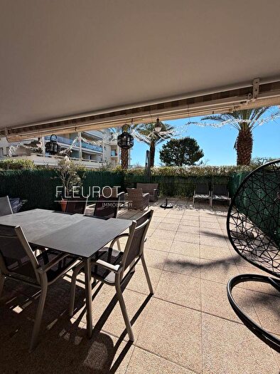 Appartement à louer - Nord, La Ciotat - 3 pièces - 2 chambres