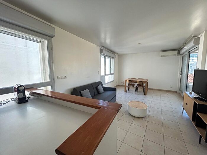 Appartement à vendre - Marseille e  - 2 pièces - 1 chambre