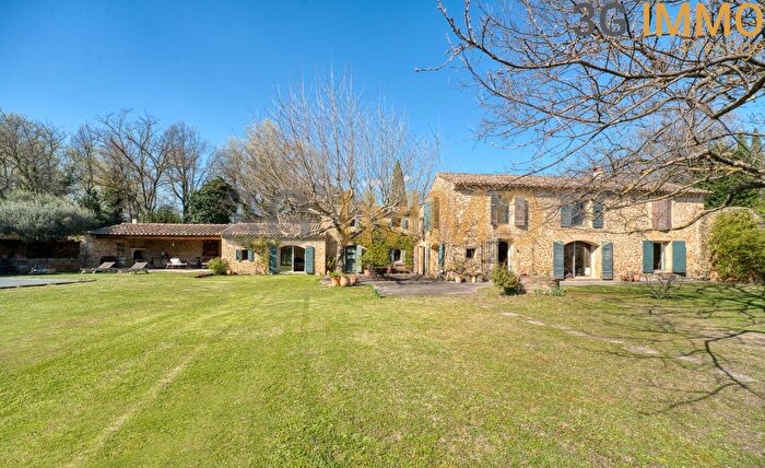 Maison à vendre - Uchaux - 9 pièces - 6 chambres