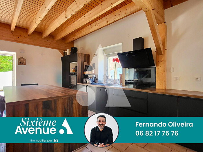 Maison 5 pièces à Cressia, à vendre