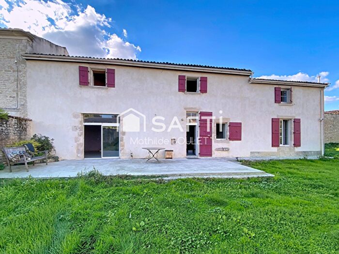 Maison à vendre - Aulnay - 6 pièces - 5 chambres