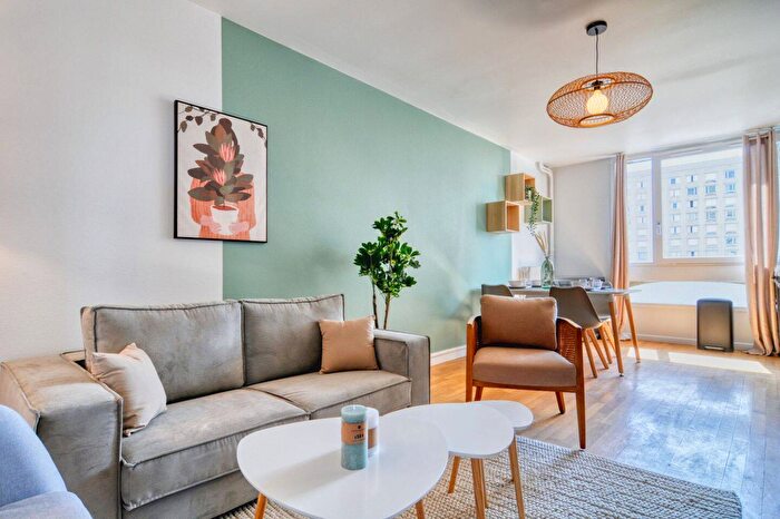 Le Bachut, Lyon 8ème arrondissement : Appartement 5 pièces à louer