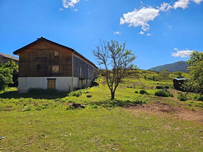 Maison à vendre - Camurac - 8 pièces - 5 chambres