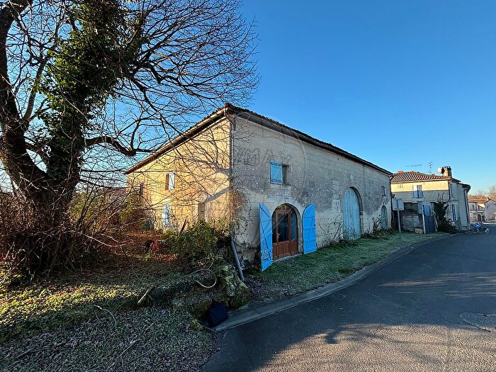 Maison à vendre - Saint-Ciers-du-Taillon - 4 pièces - 1 chambre