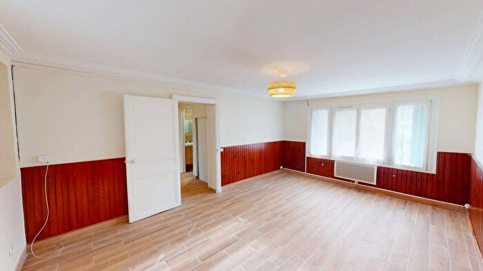 Issou : Appartement 1 pièce à louer
