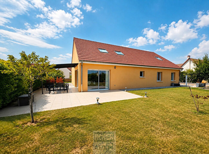 Nuits-Saint-Georges : Maison 7 pièces à vendre
