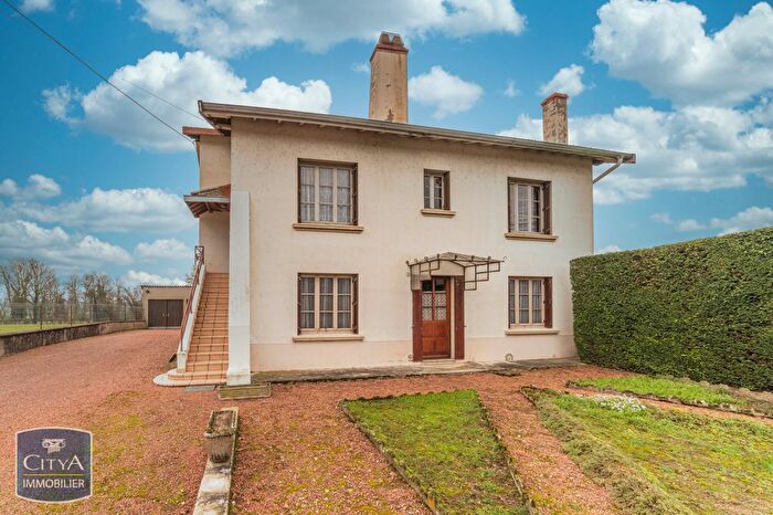 Maison à vendre - Saint-Nizier-sous-Charlieu - 5 pièces - 4 chambres