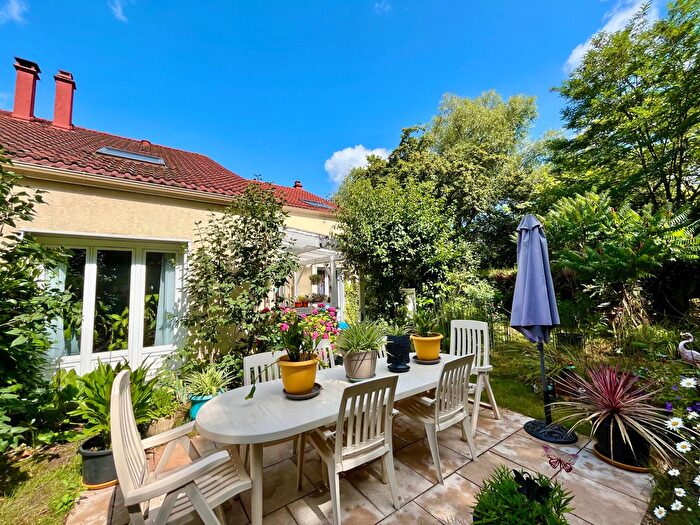 Appartement à vendre - Combs-la-Ville, République - 3 pièces - 2 chambres