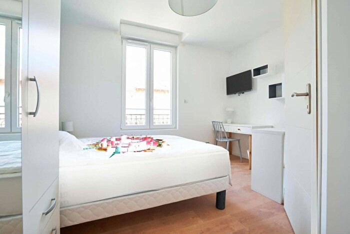 Appartement à louer - Bois dAmour-Porte de Paris-Courlancy, Reims - 1 pièce