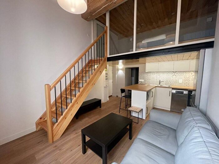 Appartement à louer - Pentes de la croix-rousse, Lyon er arrondissement - 1 pièce - 1 chambre