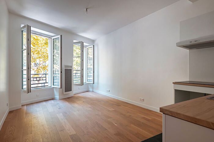 Appartement à vendre - Paris e , Grandes Carrières, Clichy - 3 pièces - 2 chambres