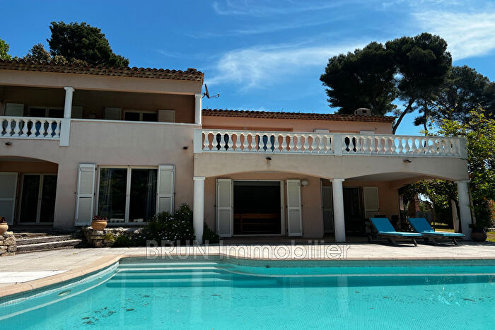 Maison à vendre - Antibes, Rabiac, Carriat, Les Semboules, Les Brusquets - 7 pièces - 4 chambres