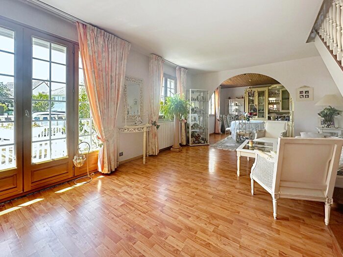 Maison à vendre - Ozoir-la-Ferrière, Vieux village, Armainvilliers, Notre Dame - 7 pièces - 5 chambres