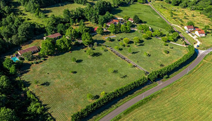 Maison à vendre - Tourtoirac - 19 pièces - 13 chambres
