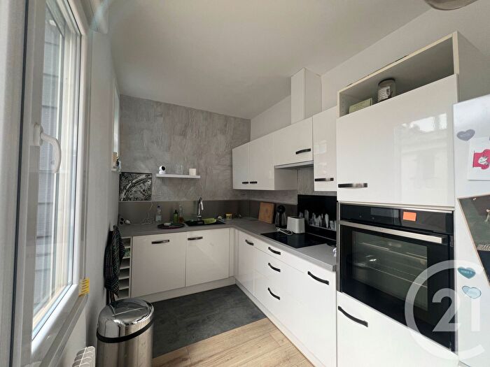 Hellemmes-Lille, Hellemmes, Barrière : Maison 4 pièces à vendre