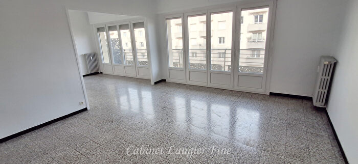 Appartement à louer - Marseille e , Saint-Pierre - 3 pièces - 2 chambres