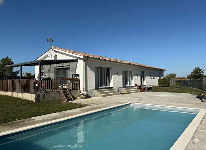 Maison à vendre - Bieujac - 5 pièces - 4 chambres