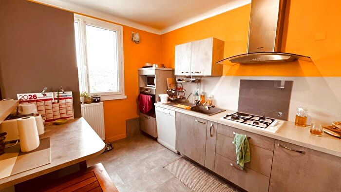 Appartement à louer - Les Chaumes, Avallon - 4 pièces - 3 chambres