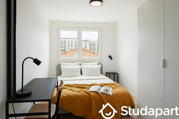 Appartement à louer - Centre Ville, Clichy - 1 pièce