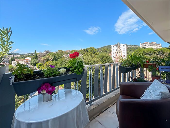 Cannes, Prado, République : Appartement 3 pièces à vendre