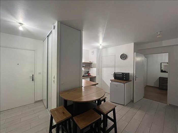 Croix Luizet, Villeurbanne - Appartement 2 pièces à louer