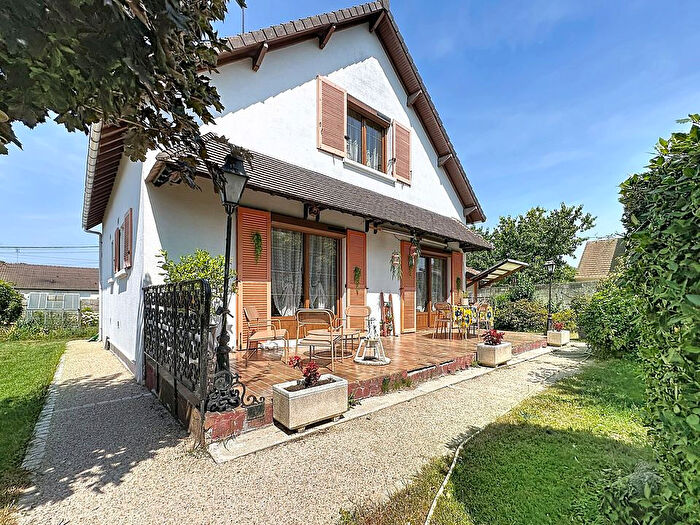 Maison 6 pièces à vendre à Chaumontel