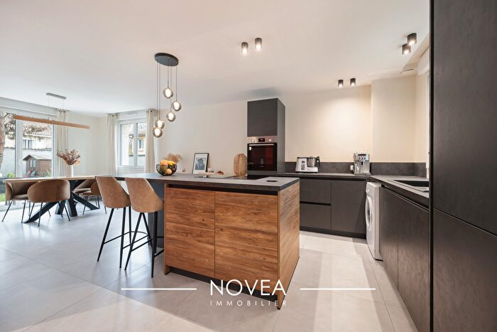 Appartement à vendre - Chassieu - 3 pièces - 2 chambres