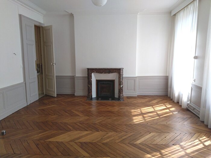 Appartement à louer - Orléans, Bannier, République - 7 pièces - 5 chambres