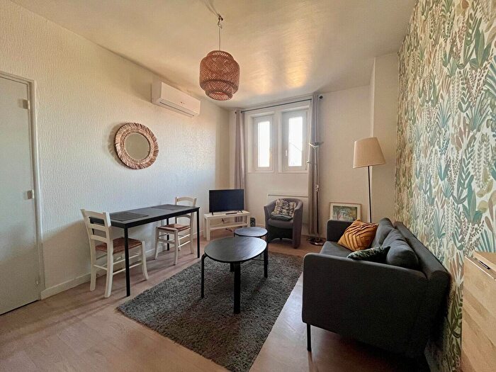 Appartement à louer - Centre Ville, Reims - 3 pièces - 2 chambres