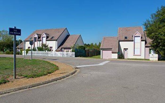 Nérondes : Maison 3 pièces à louer