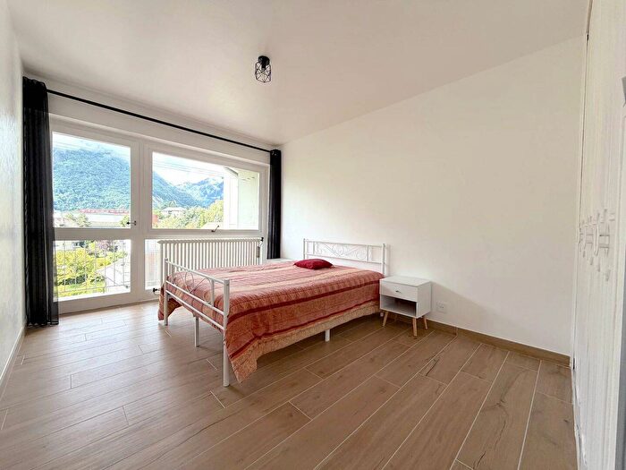 Peripherie, Saint-Jean-de-Maurienne : Appartement 4 pièces à louer