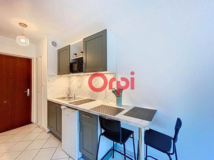 Appartement à louer - Nord Est, Saint-Julien-en-Genevois - 1 pièce