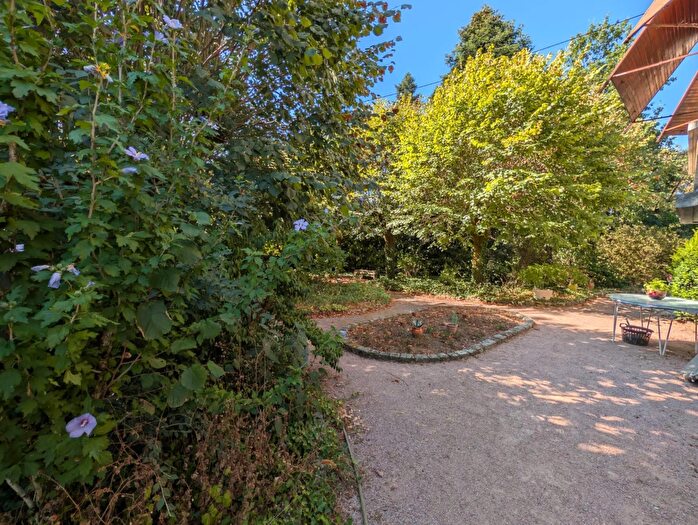 Maison 7 pièces à Bourg-en-Bresse, Vennes, Bouvent, Charmettes, à vendre