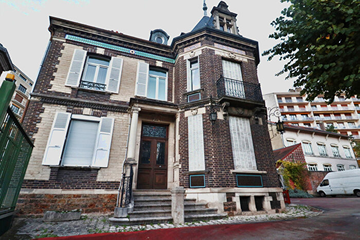 Maison à vendre - Troyes, Gare - 10 pièces - 3 chambres