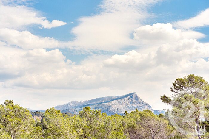 Maison à vendre - Saint-Marc-Jaumegarde - 8 pièces - 4 chambres