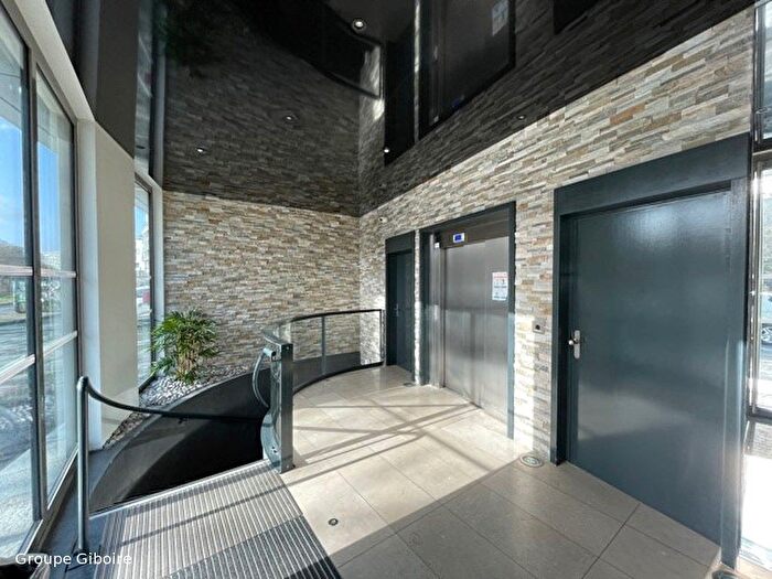 Appartement 4 pièces à louer à Quartiers Nord-Ouest, Saint-Martin