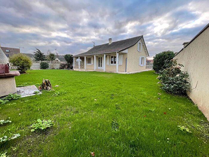 Maison à vendre - Porcheville - 8 pièces - 4 chambres