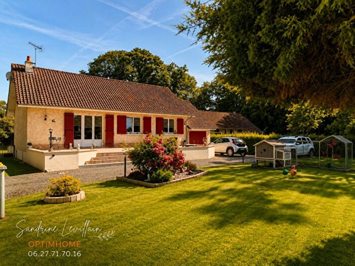 Bois-Normand-près-Lyre : Maison 8 pièces à vendre