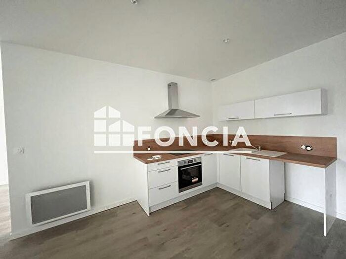 Appartement à louer - Veyre-Monton - 3 pièces - 2 chambres