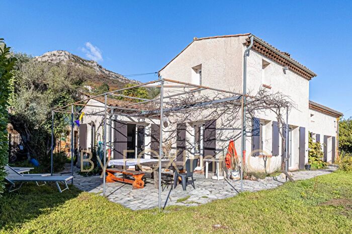 Maison à vendre - Vence, Saint-Martin, Lubiane, Le Suve - 6 pièces - 5 chambres