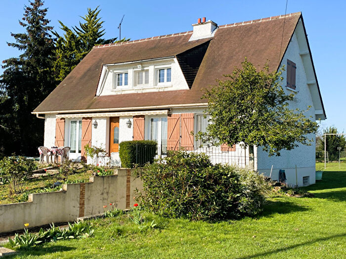 Maison à vendre - Montacher-Villegardin - 6 pièces - 5 chambres