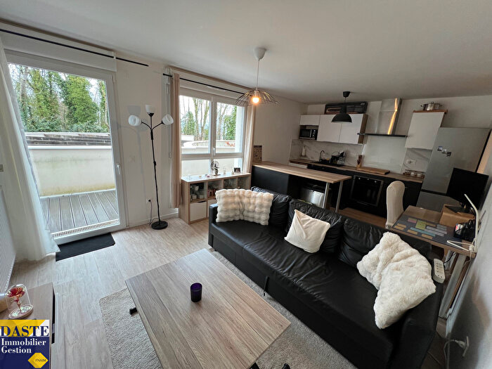 Appartement à vendre - Saint-Thibault-des-Vignes - 2 pièces - 1 chambre