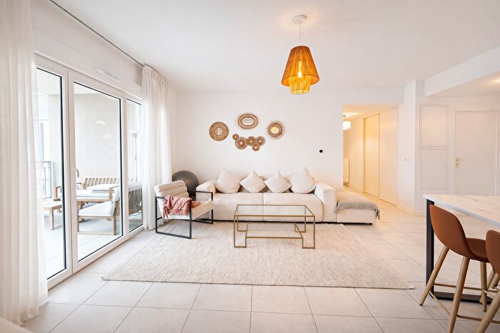 Appartement à vendre - Aix-les-Bains, Centre-ville - 3 pièces - 2 chambres